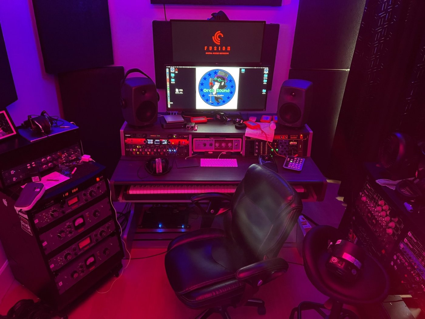 DESK.jpg | Soundloop Pro Audio & Music Production Forum